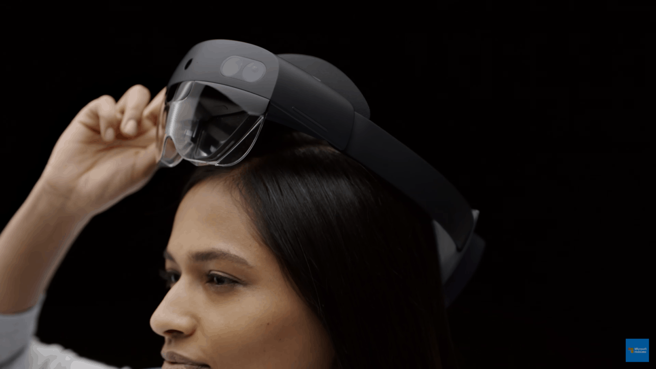 Microsoft launches HoloLens 2 with wider field of view - Techzine Global