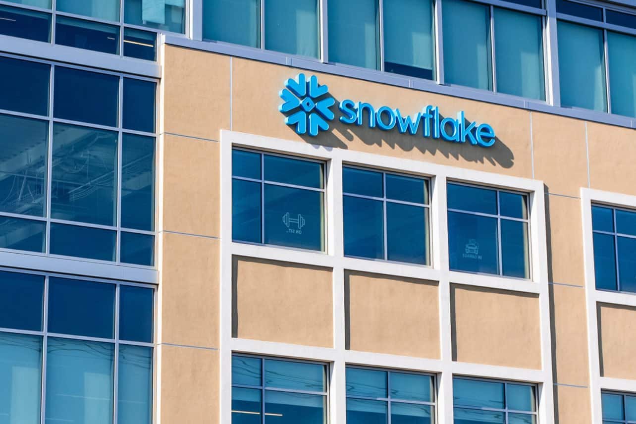 Snowflake expands data warehousing capabilities - Techzine Global