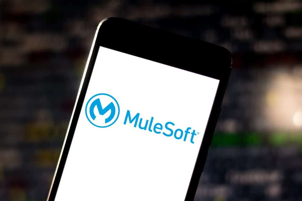 MuleSoft Anypoint Code Builder helps build APIs and integrations ...
