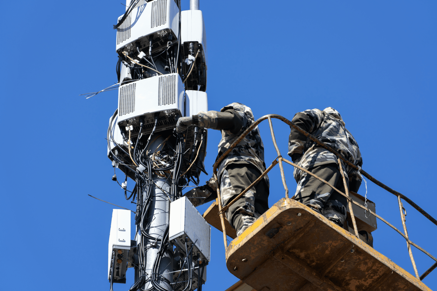 Deutsche Telekom finalizes tower sale; these are the bidders - Techzine ...