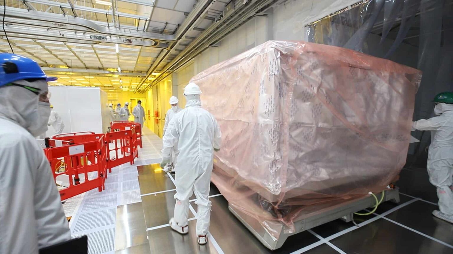 Intel and ASML install first EUV lithography system in Europe ...