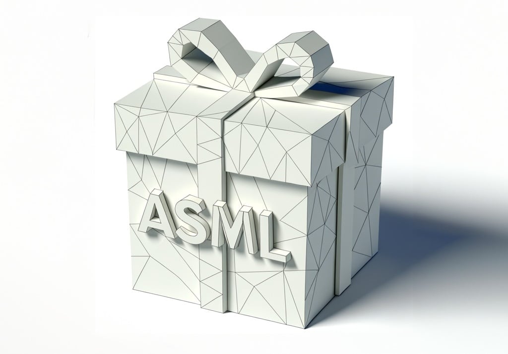 ASML makes good on its promise: first High-NA EUV scanner heads to ...