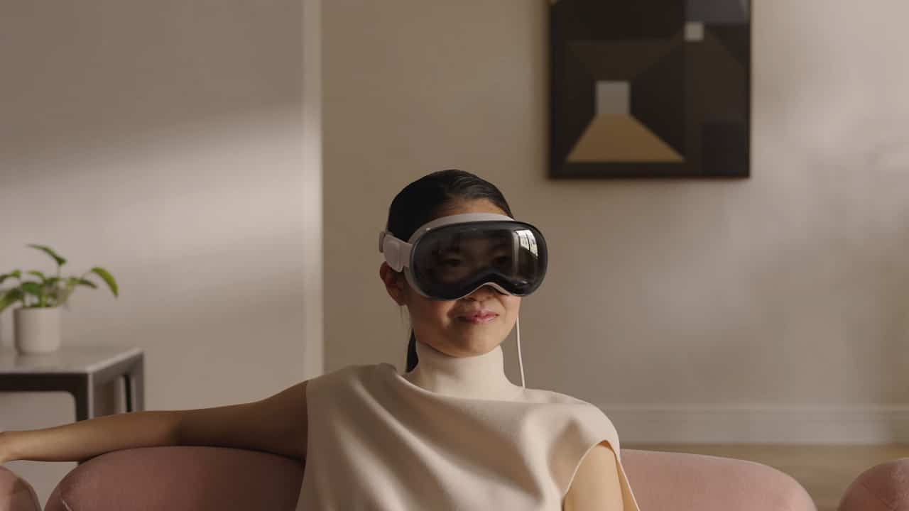 Apple Vision Pro production may have ended: is 'spatial computing' dead ...