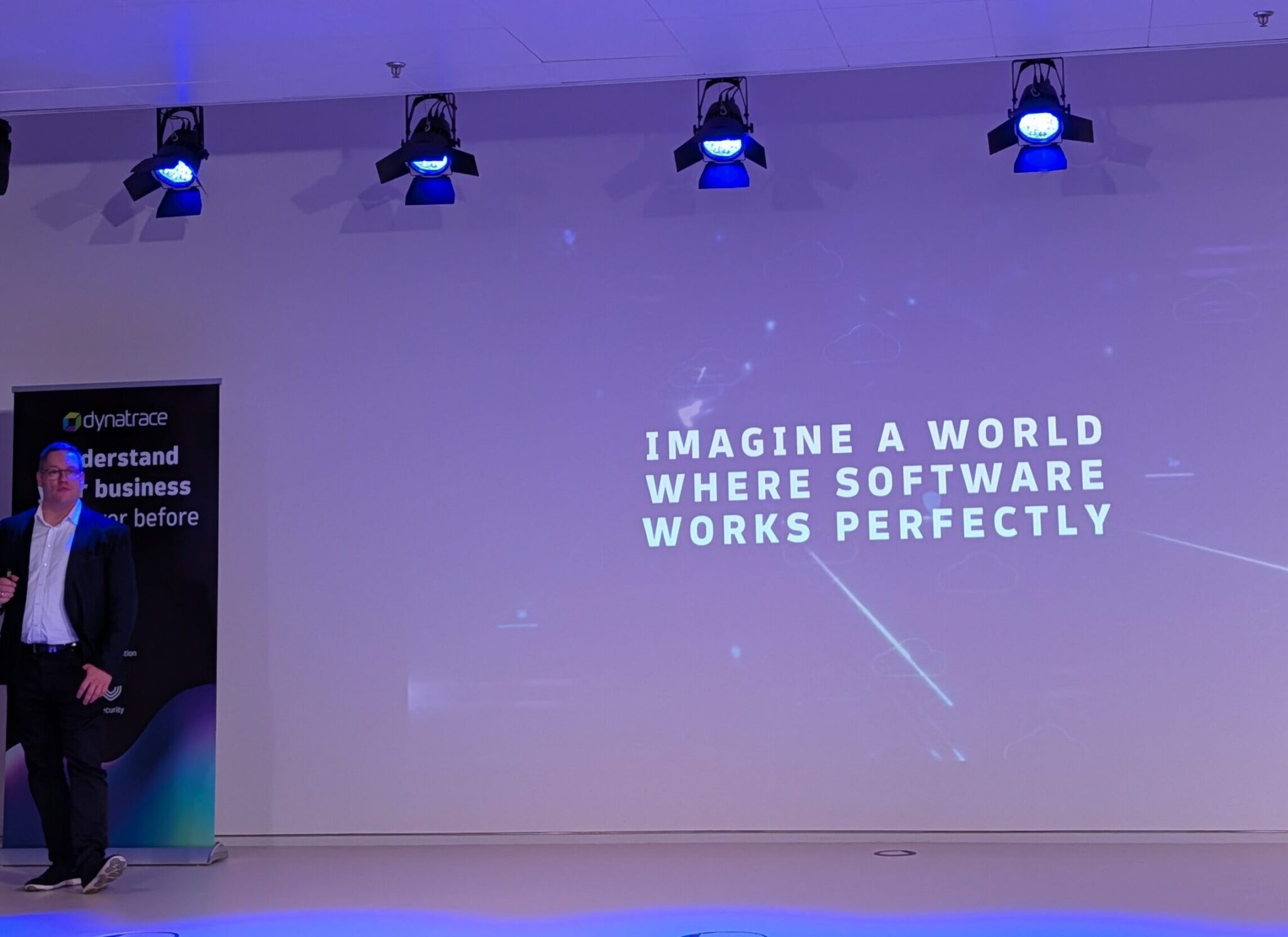 First ASML scanner for advanced packaging delivered - Techzine Global